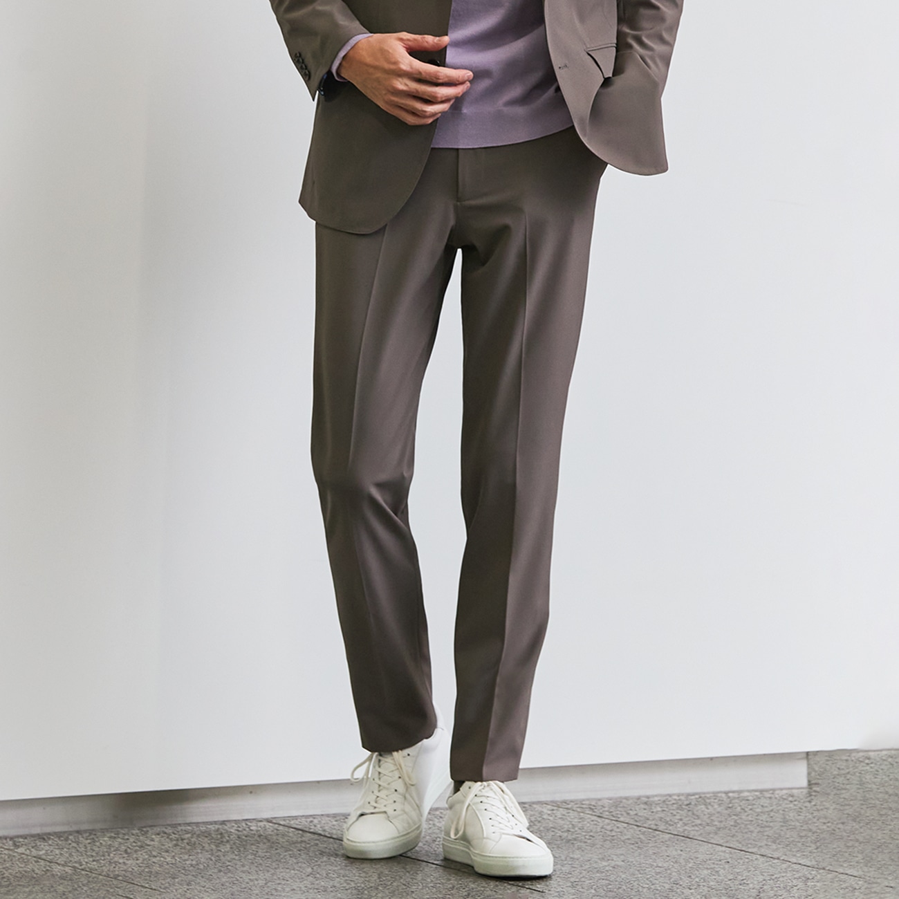 【WEB限定】THE THIRD SUITS スラックス 撥水無地 裾上げ未|O47_4HM6R16H - ORIHICA 公式通販