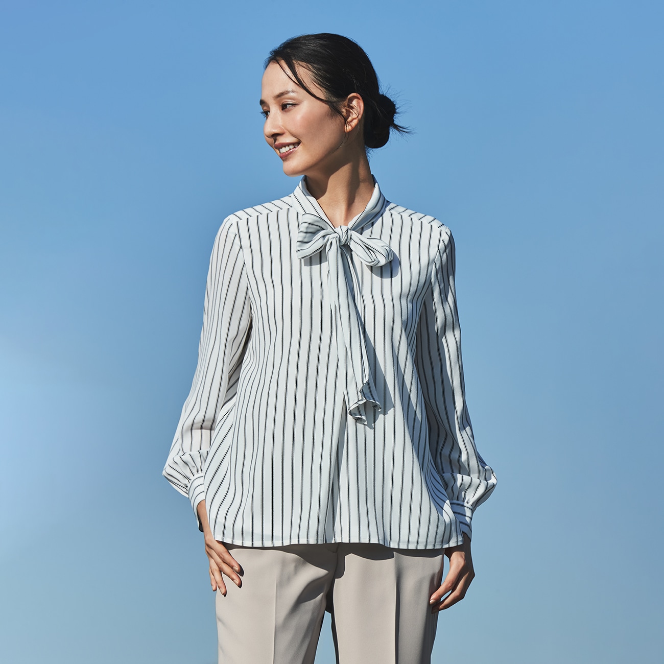 [アウトレット]ORIHICA美ラクるブラウス ボリュームボウタイ ストライプ|O77_8652402 - ORIHICA 公式通販