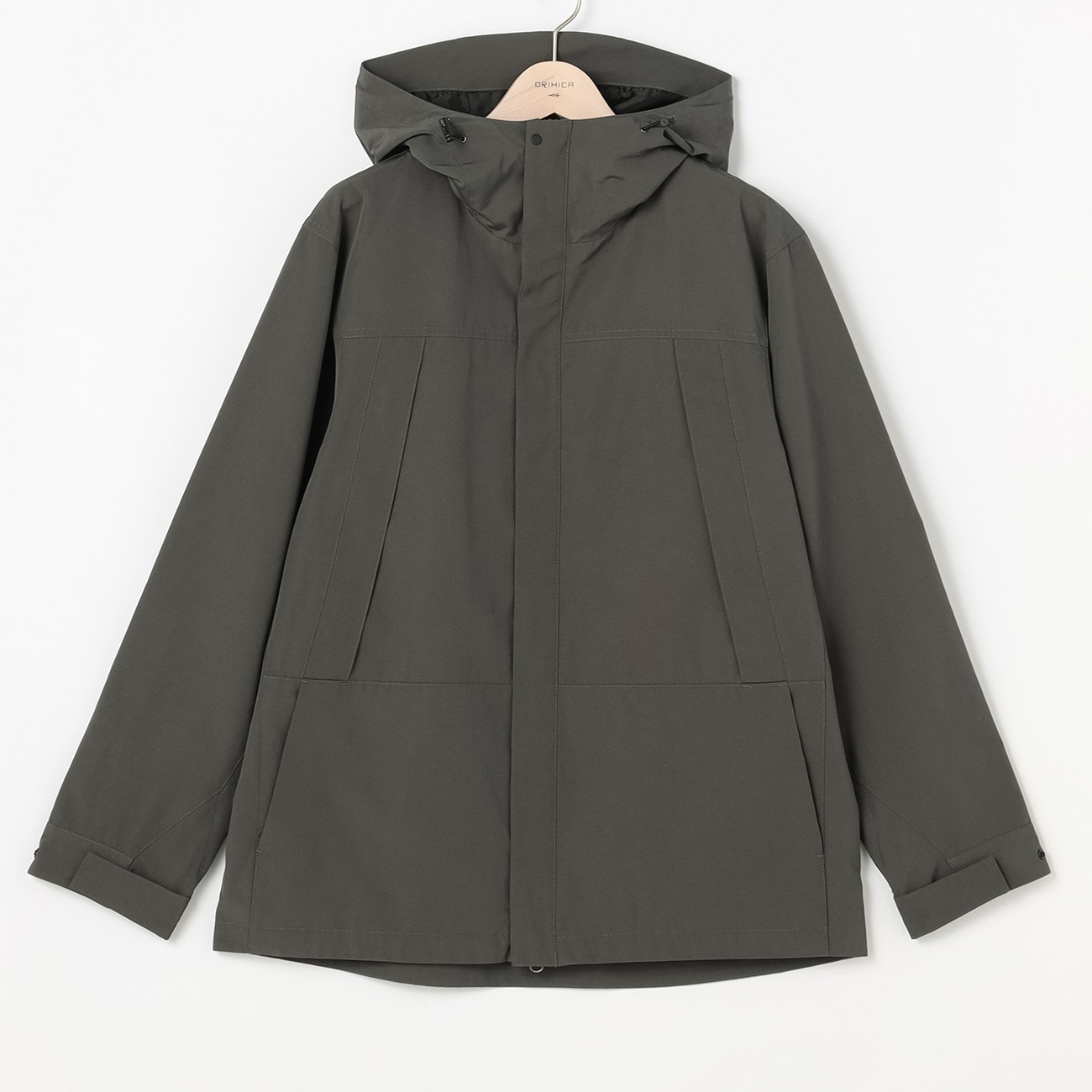 マウンテンパーカーでビジネスから休日まで「オン・オフ」着回し | 特集【ORIHICA公式サイト】